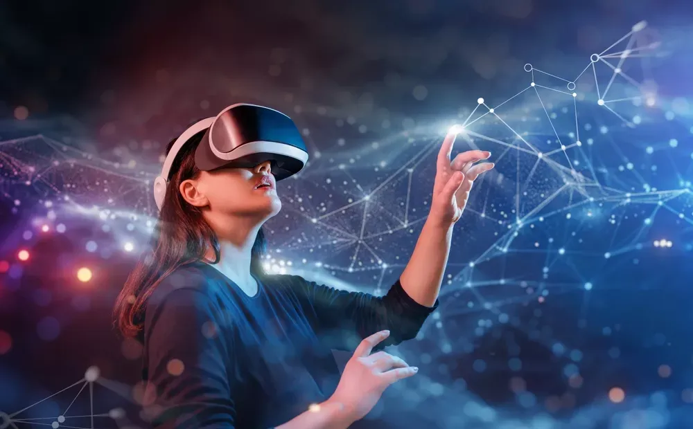 Arti Virtual Reality & Augmented Reality, Manfaat & Contoh